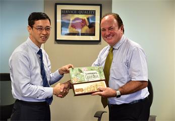 Mr Loh Yew Chiong, Singapore Polytechnic (left) and Mr Steve Bell ...